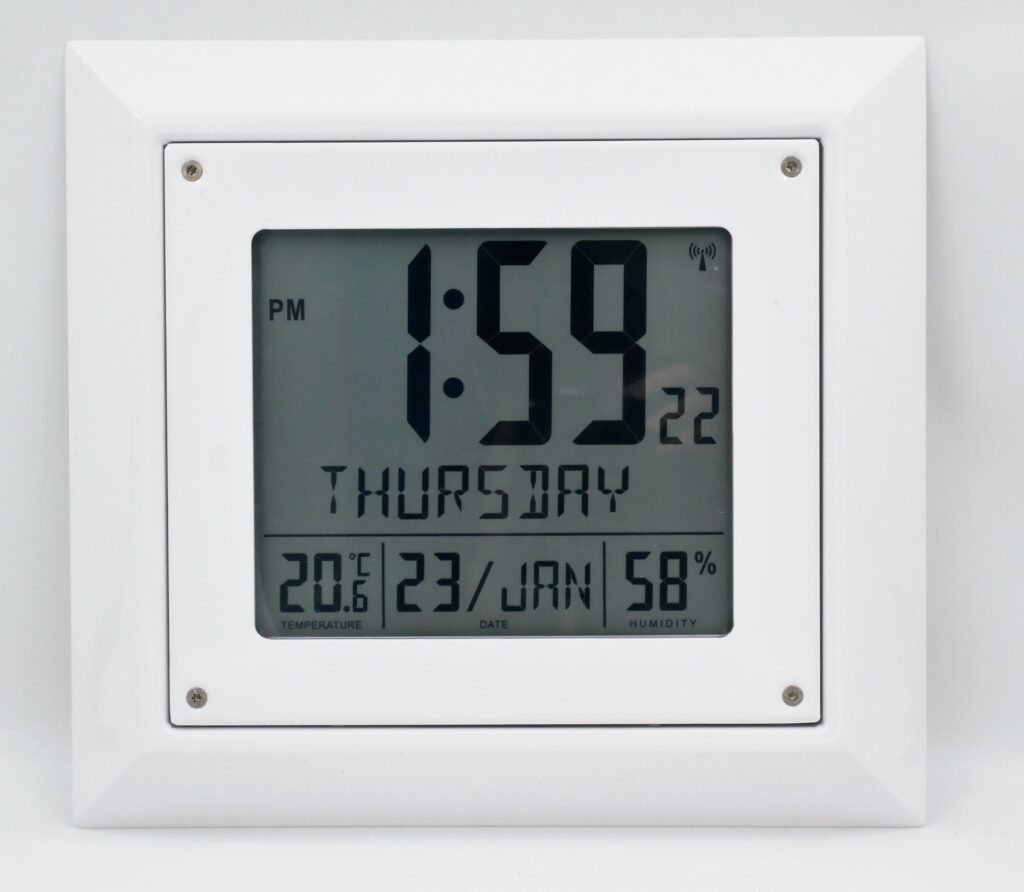 Ur – Reduced Ligature Battery Operated Digital Safe Clock – Arkisafe